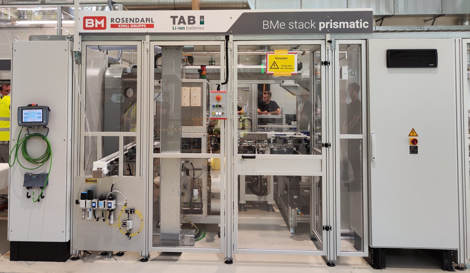 Tab prihodnje leto odpira tovarno baterijskih hranilnikov - Forbes ...