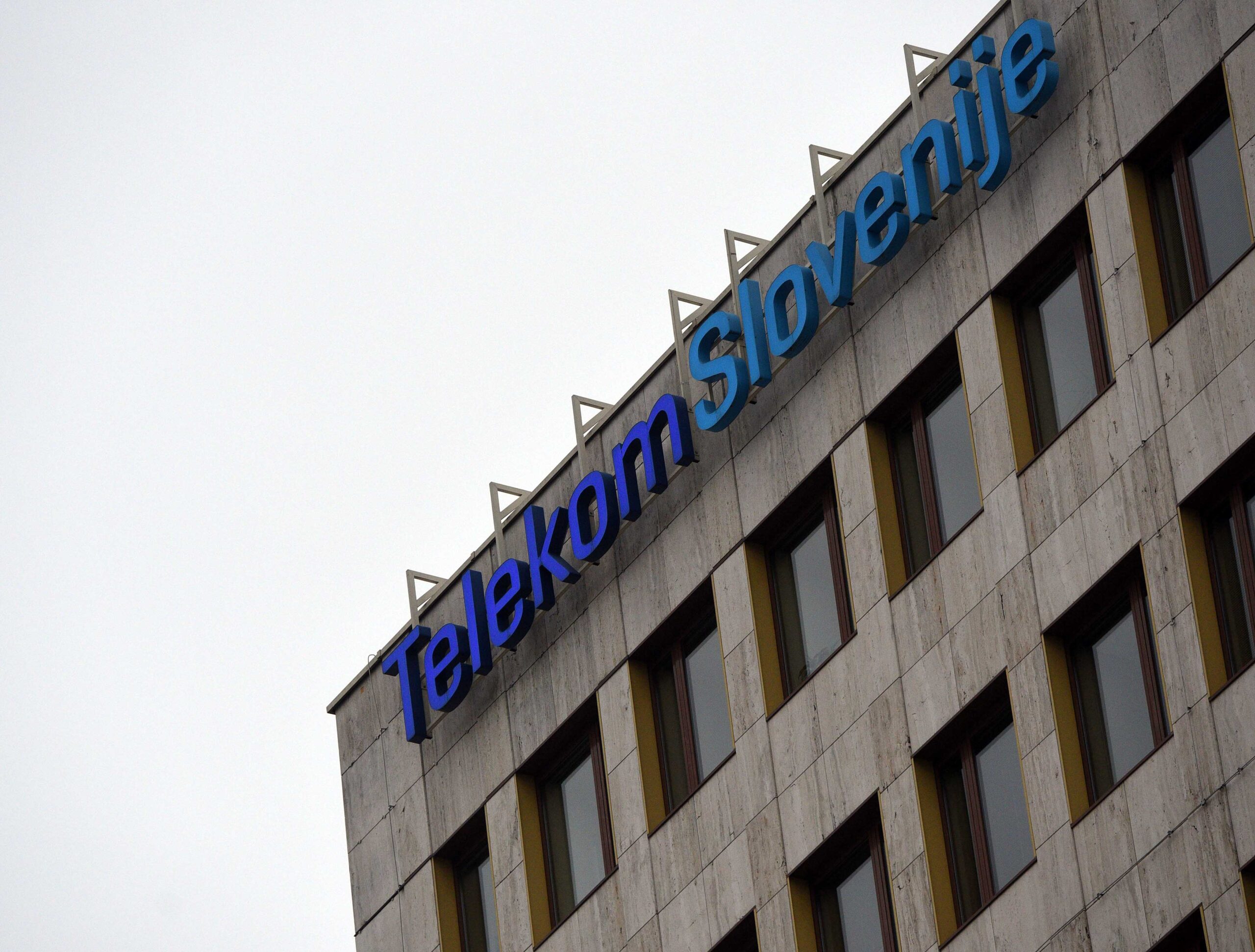 Računsko sodišče nad Telekom: "neučinkovite" prodaje, razsipnost pri ...