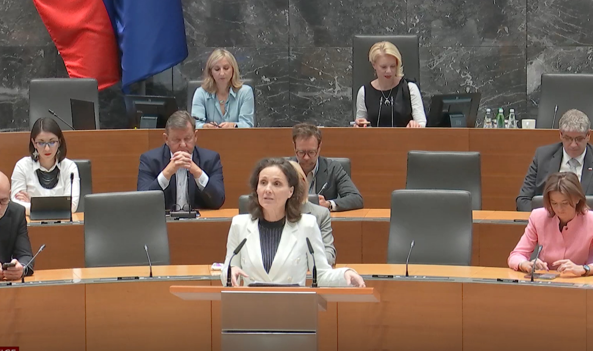 Golobova podpora Saši Jazbec: na čelu Banke Slovenije želi žensko ...