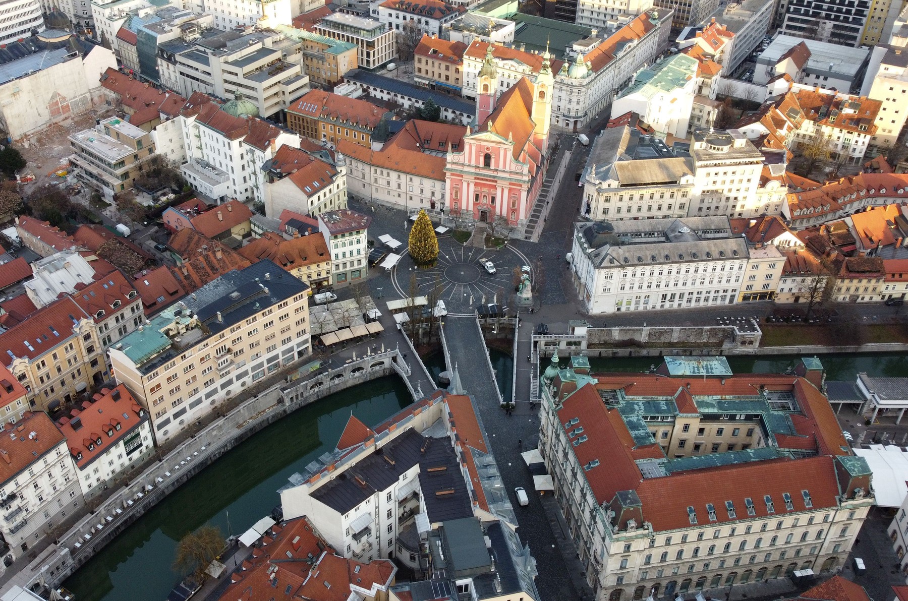 Cene nepremičnin so se še zvišale: koliko zdaj stane kvadratni meter ...