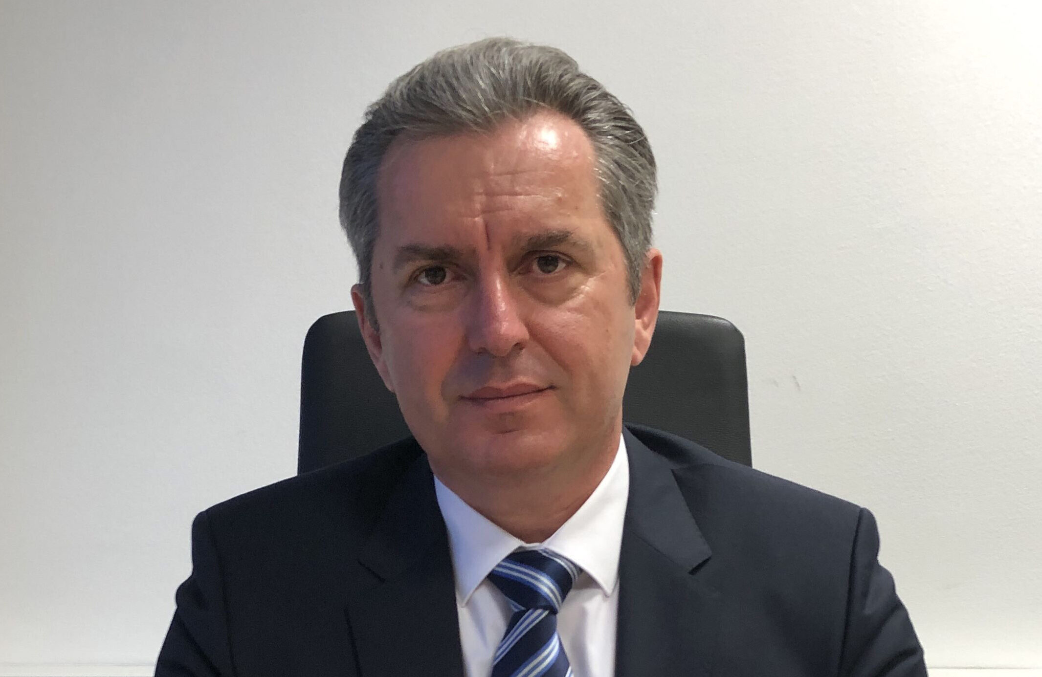 Šef Uniorja o "poenostavljenih" razlagah glede božičnice v tujini ...