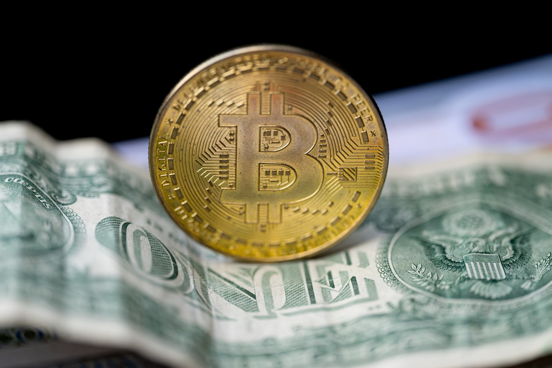 Bitcoin v nov teden s padci pred sestankom Feda - Forbes Slovenija