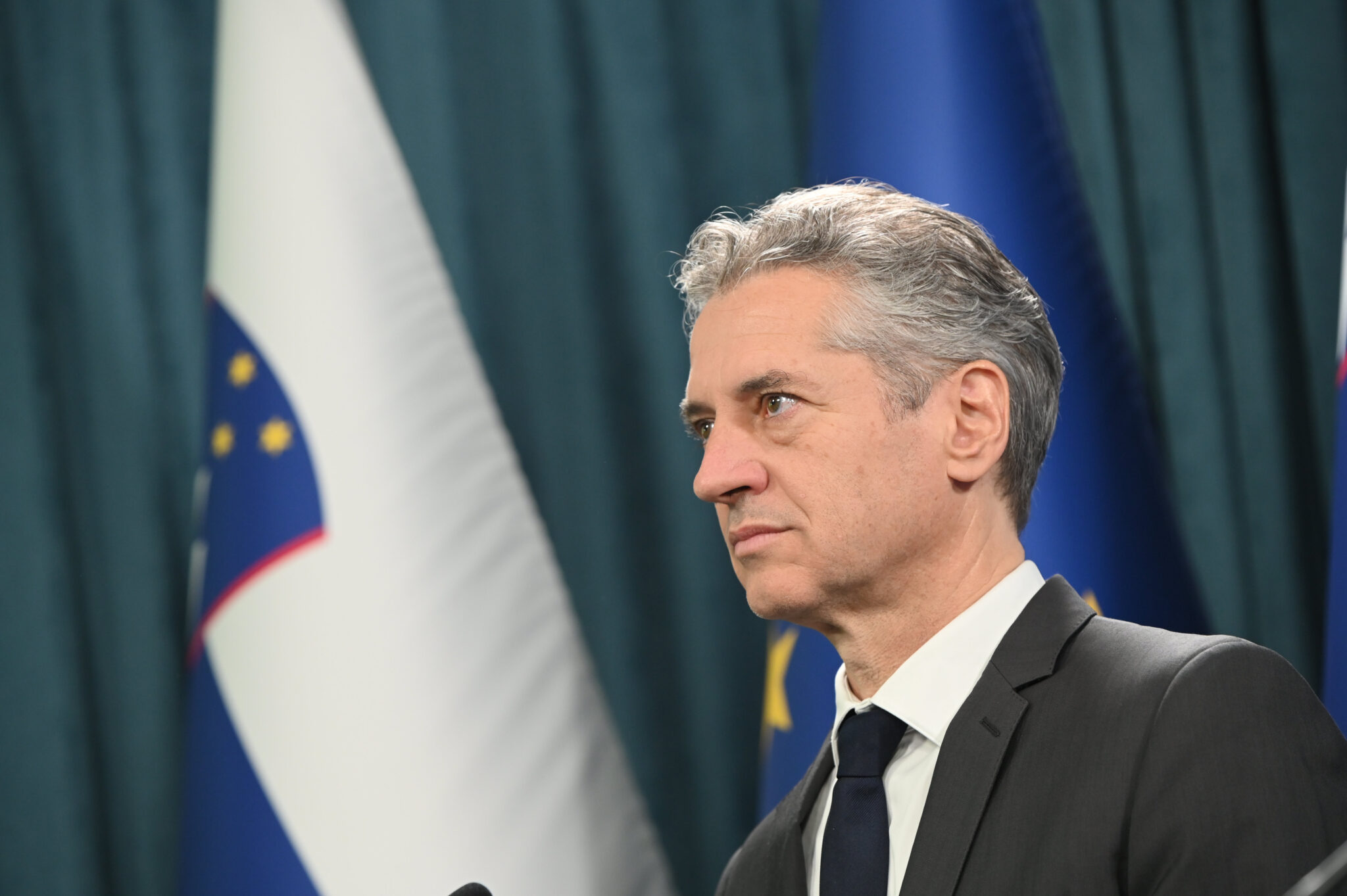 Sončni posel družine Roberta Goloba: kako ga pojasnjuje premier - in ...