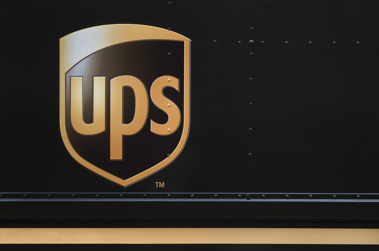 UPS zaradi občutno nižjega dobička napovedal ukinitev 12.000 delovnih ...