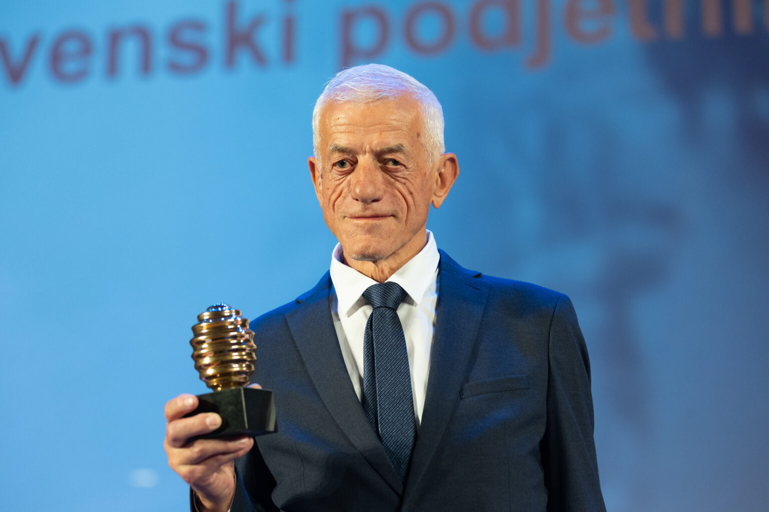 Začel je s farmo bikov. Danes je eden bogatejših Slovencev s hotelom na ...