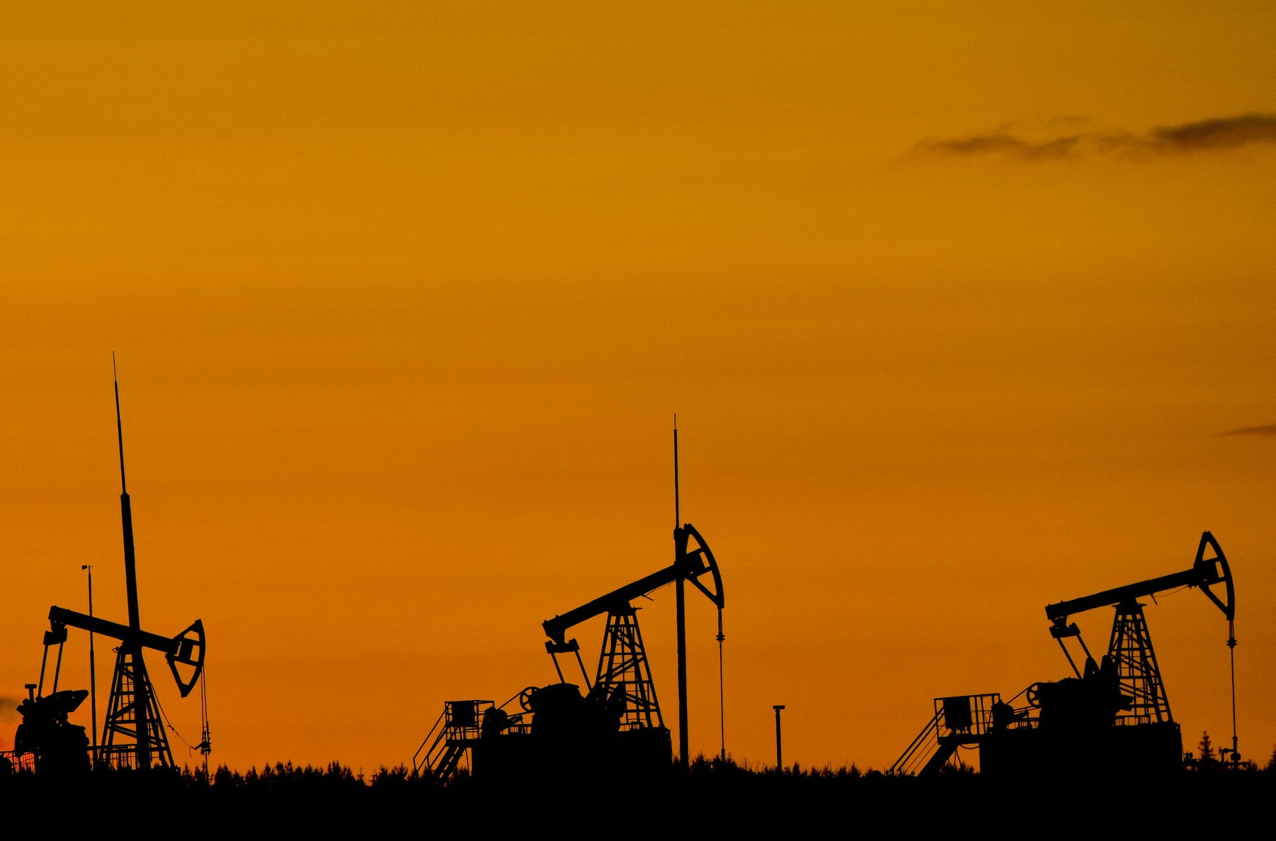 Cene nafte navzgor po dokončni prekinitvi ognja med Iranom in Izraelom - Forbes Slovenija