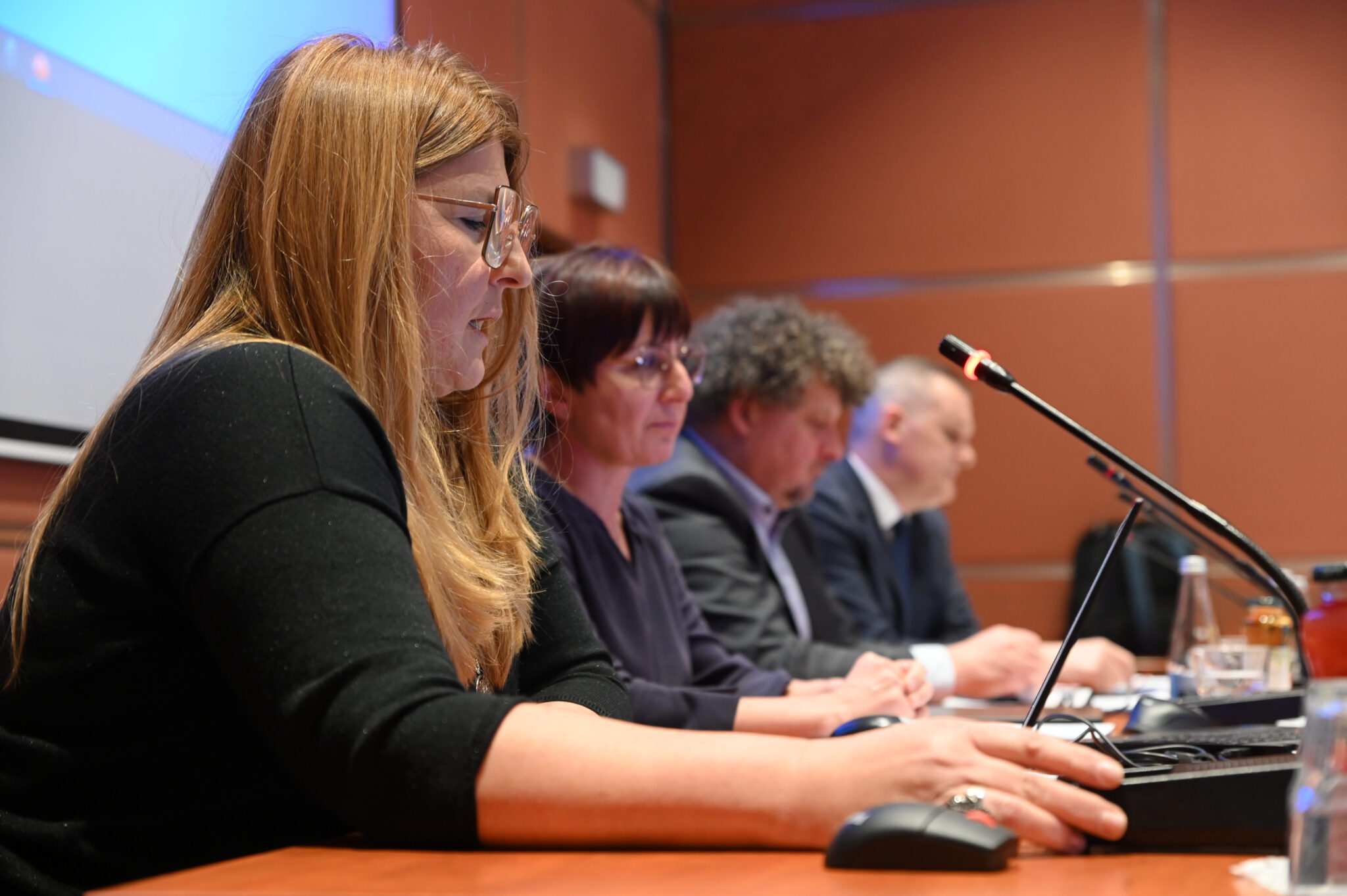 Vlada naj bi umaknila predlog za razrešitev članov sveta Agencije za ...