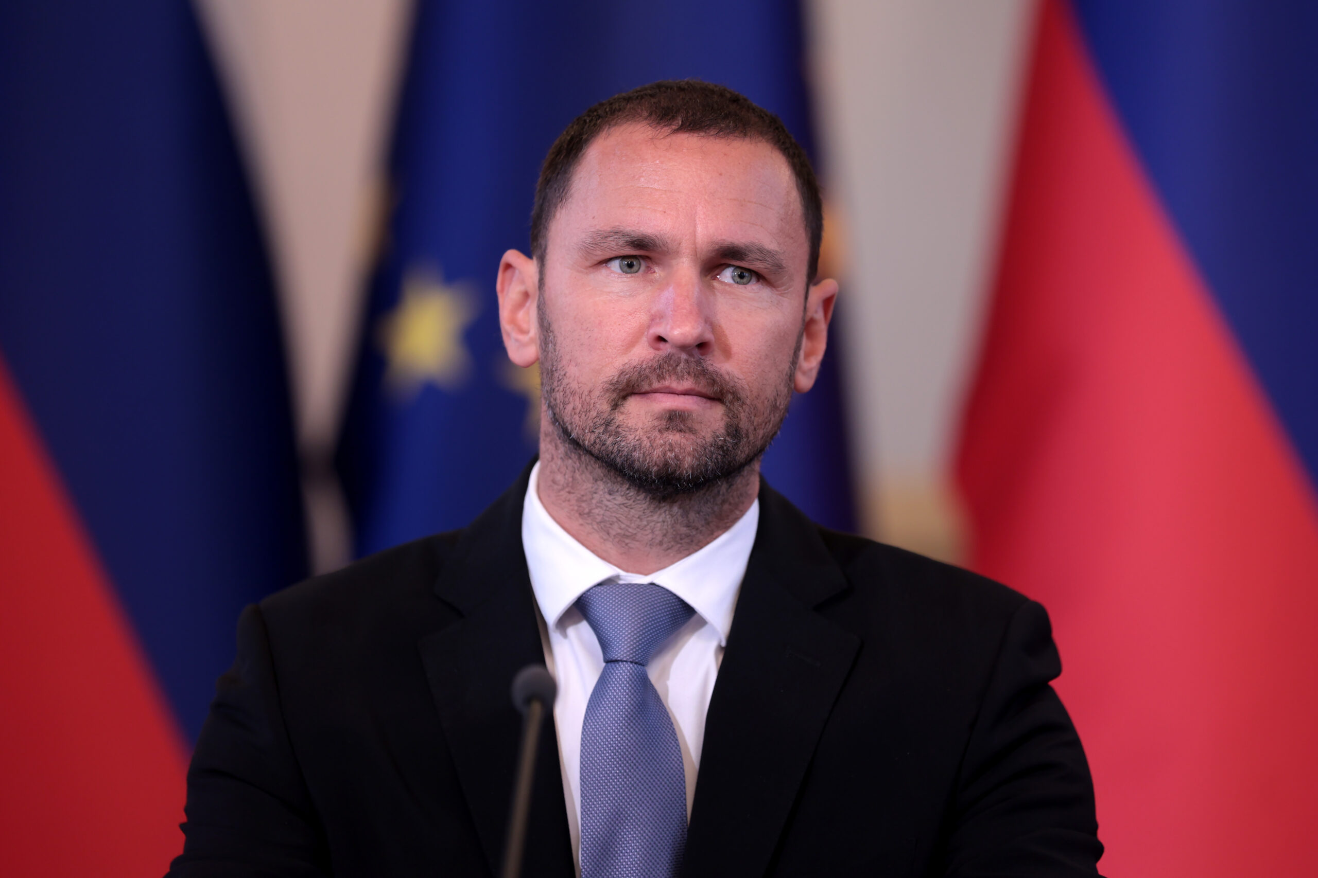 Banka Slovenije: tveganja za stabilnost večja, a odpornost bank ostaja ...