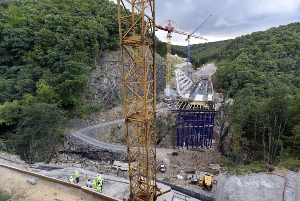 Kolektor za drugi tir želi dodatnih 350 milijonov evrov. Kako odgovarja ...