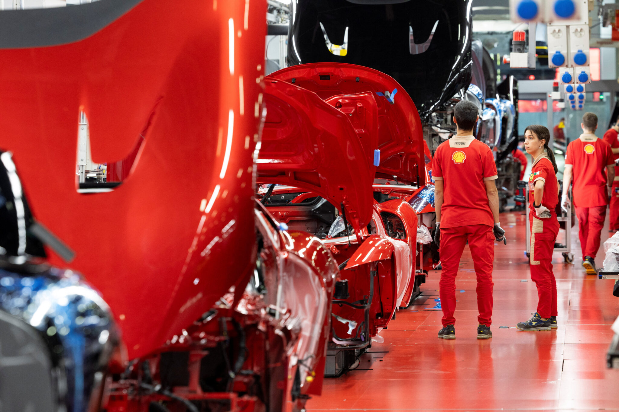 Ferrari razkril, kaj se skriva pod pokrovom prvega električnega avta ...