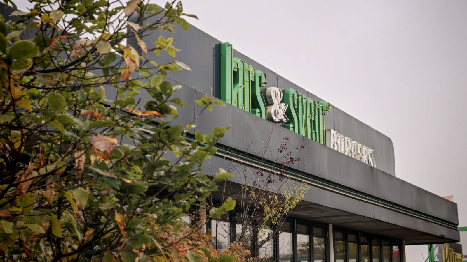 Lars & Sven po zaprtju lokalov: država "ožema" mala in srednje velika ...