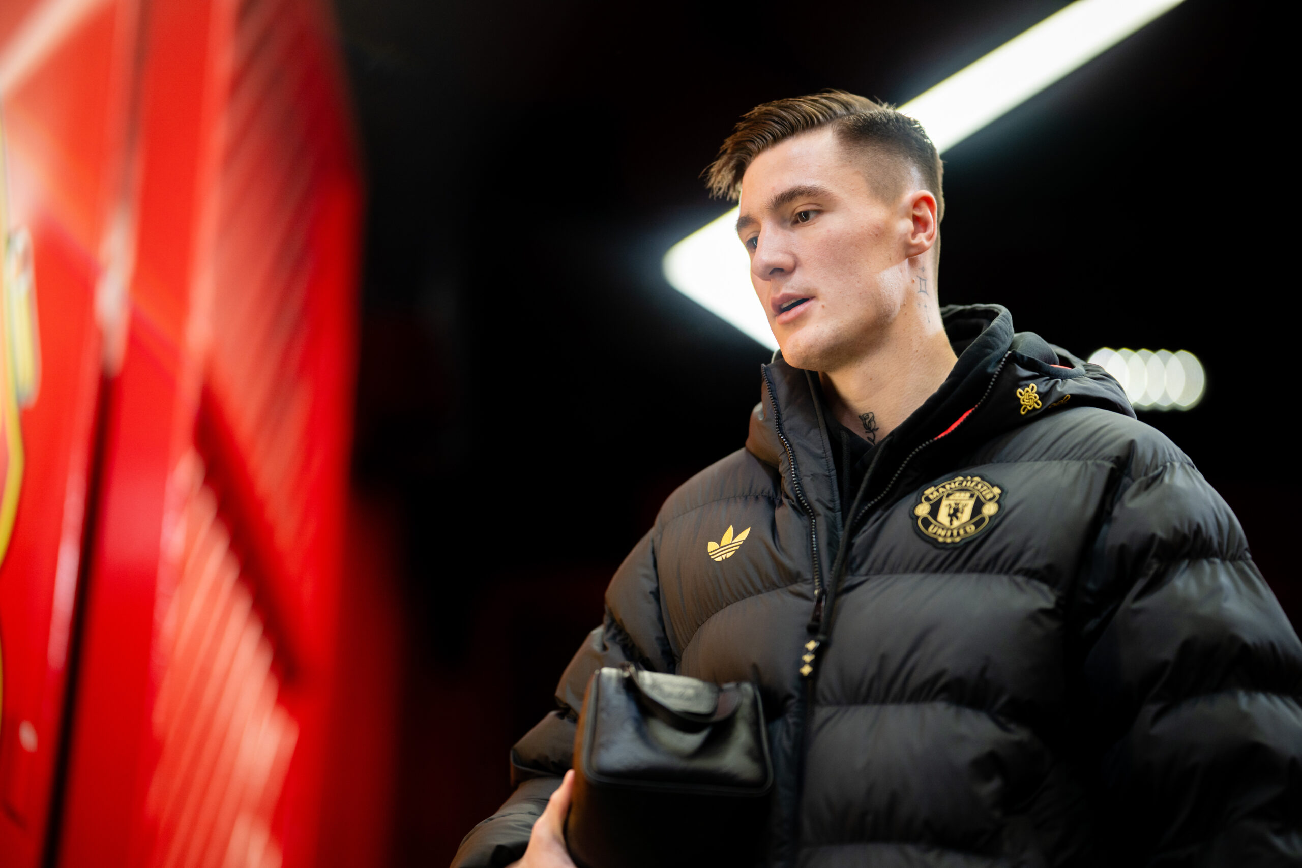 Kam vlaga denar najdražji slovenski nogometaš: Benjamin Šeško za Forbes ...